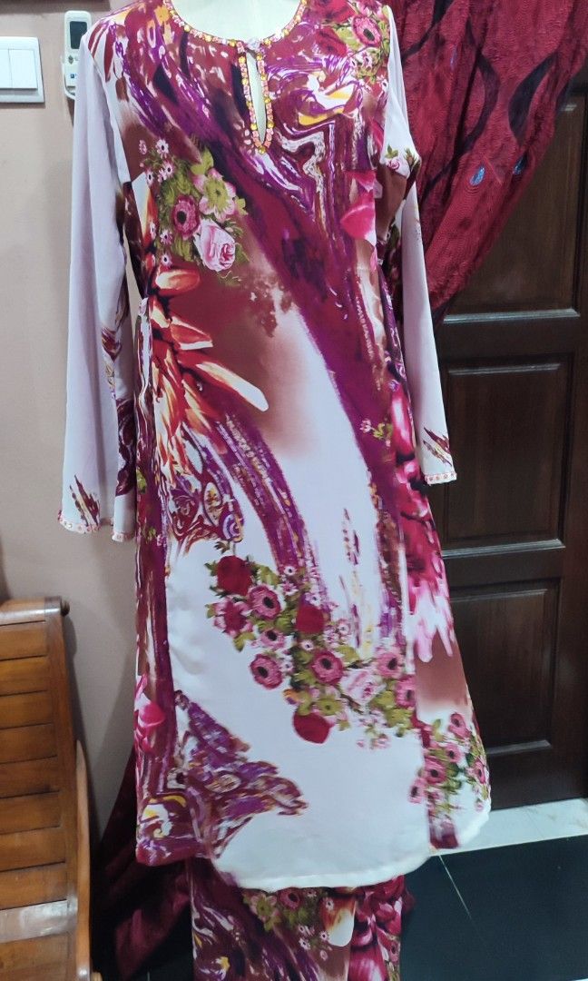 Baju kurung labuh kain lipat dpn belah, Women's Fashion, Muslimah ...