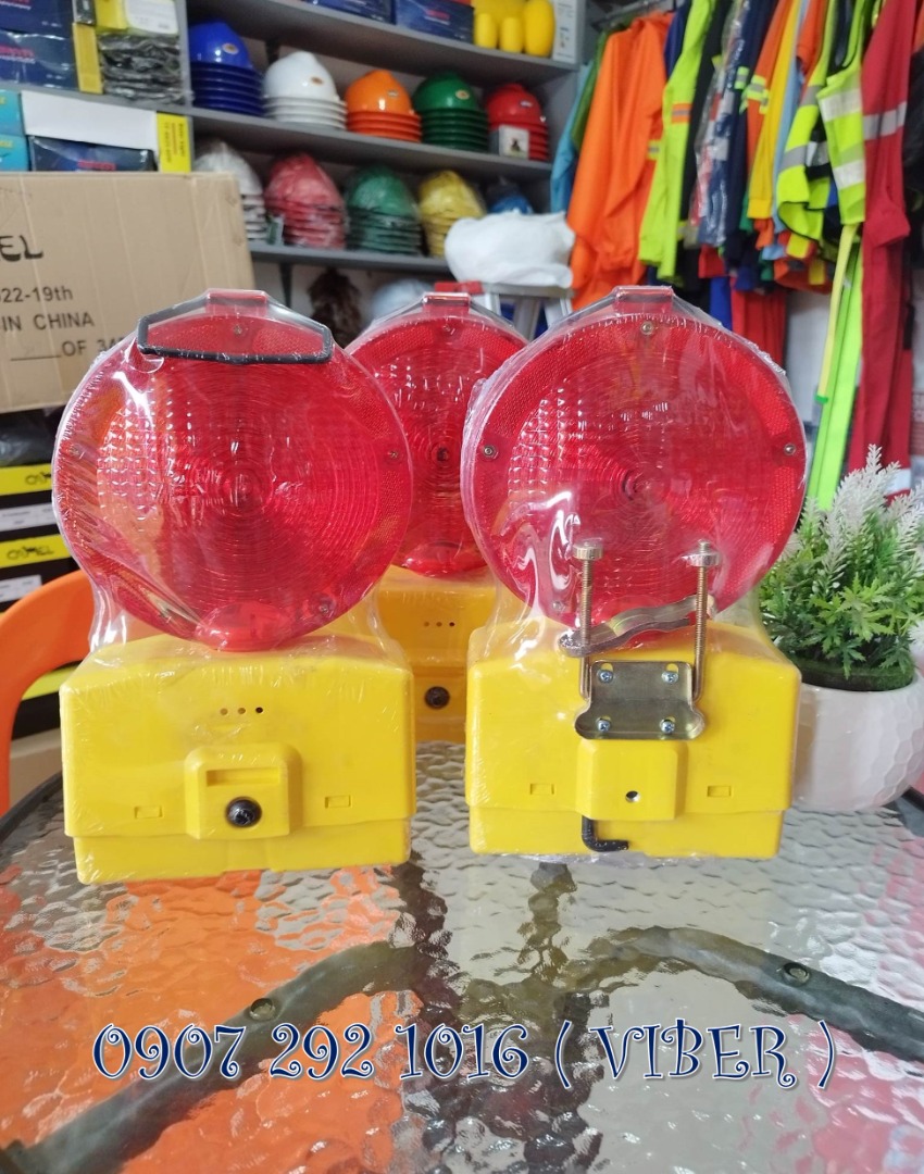 Barrier type Solar blinker 55, Commercial & Industrial, Construction ...