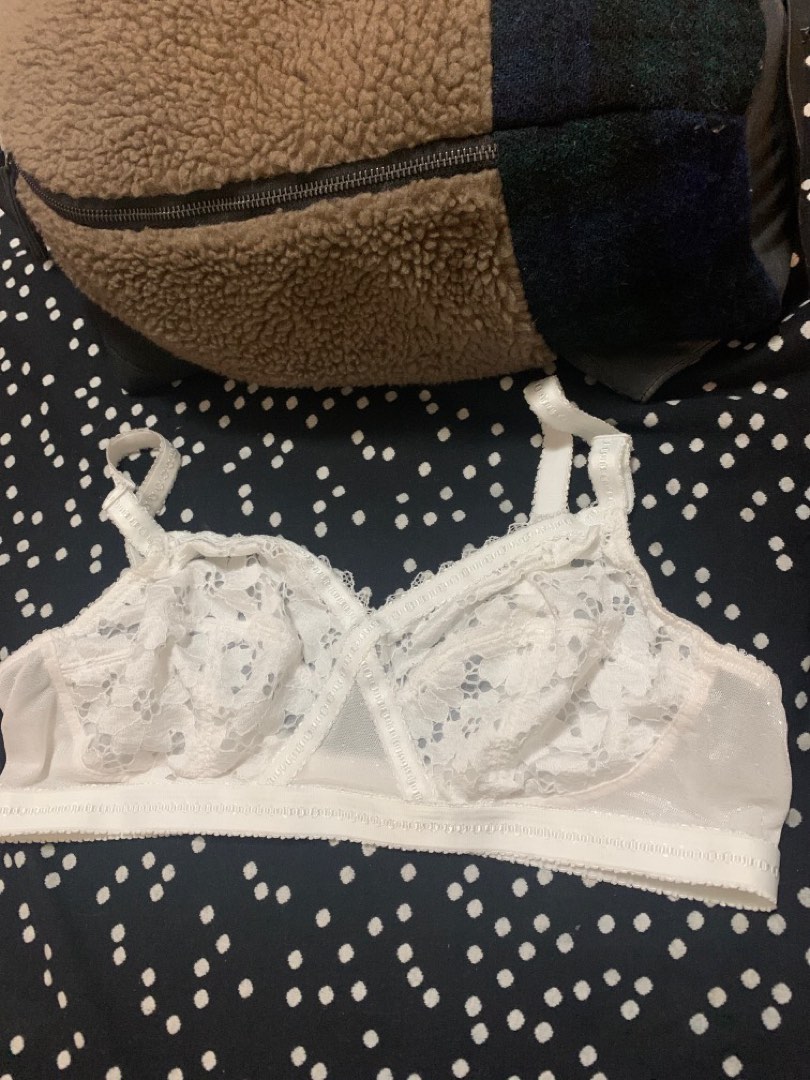 Branded soft cup bra size 40C, Women's Fashion, Undergarments ...