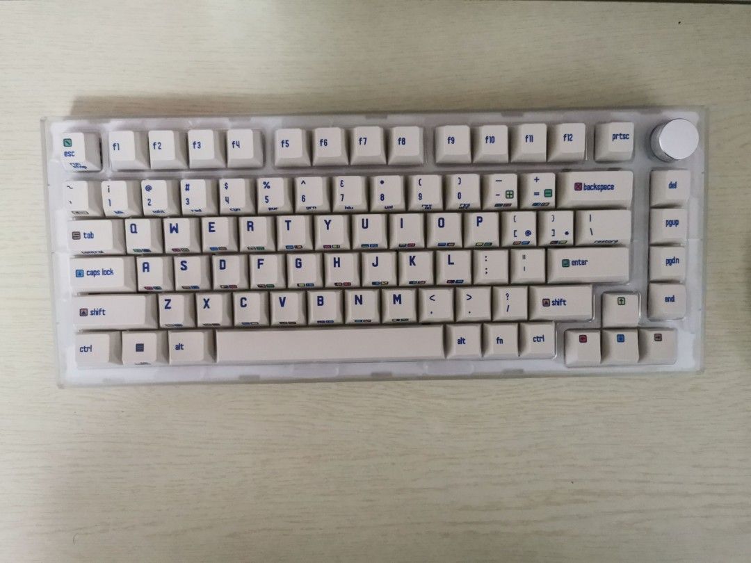 c64 commodore retro dye sub cherry profile keycaps, Computers & Tech ...