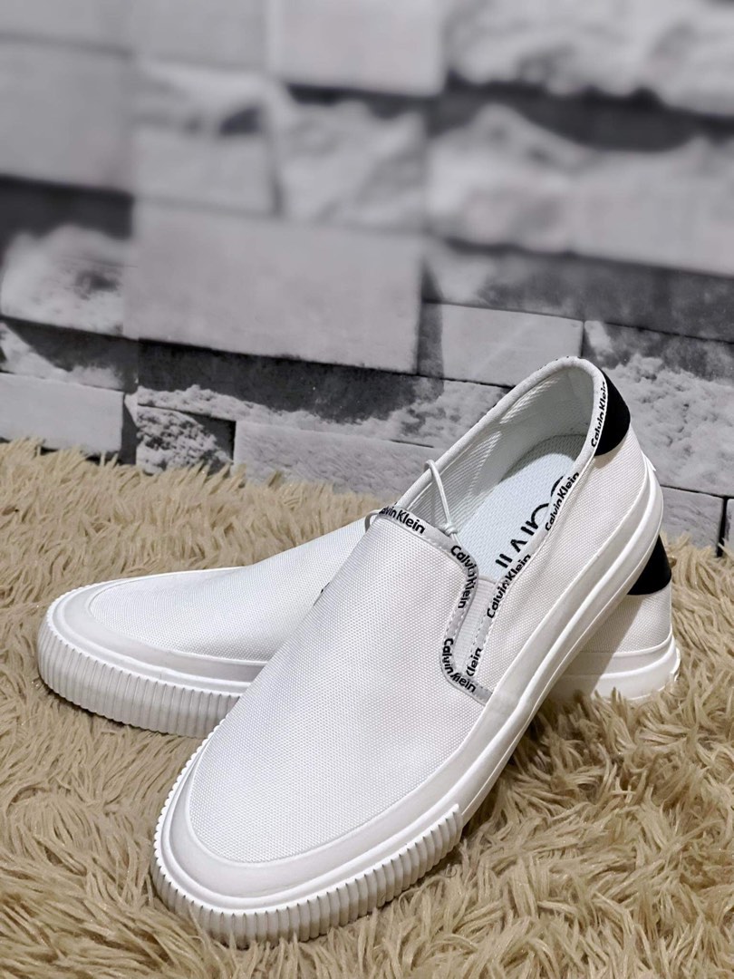 Calvin Klein Shoes, Women's Fashion, Footwear, Flats & Sandals on Carousell