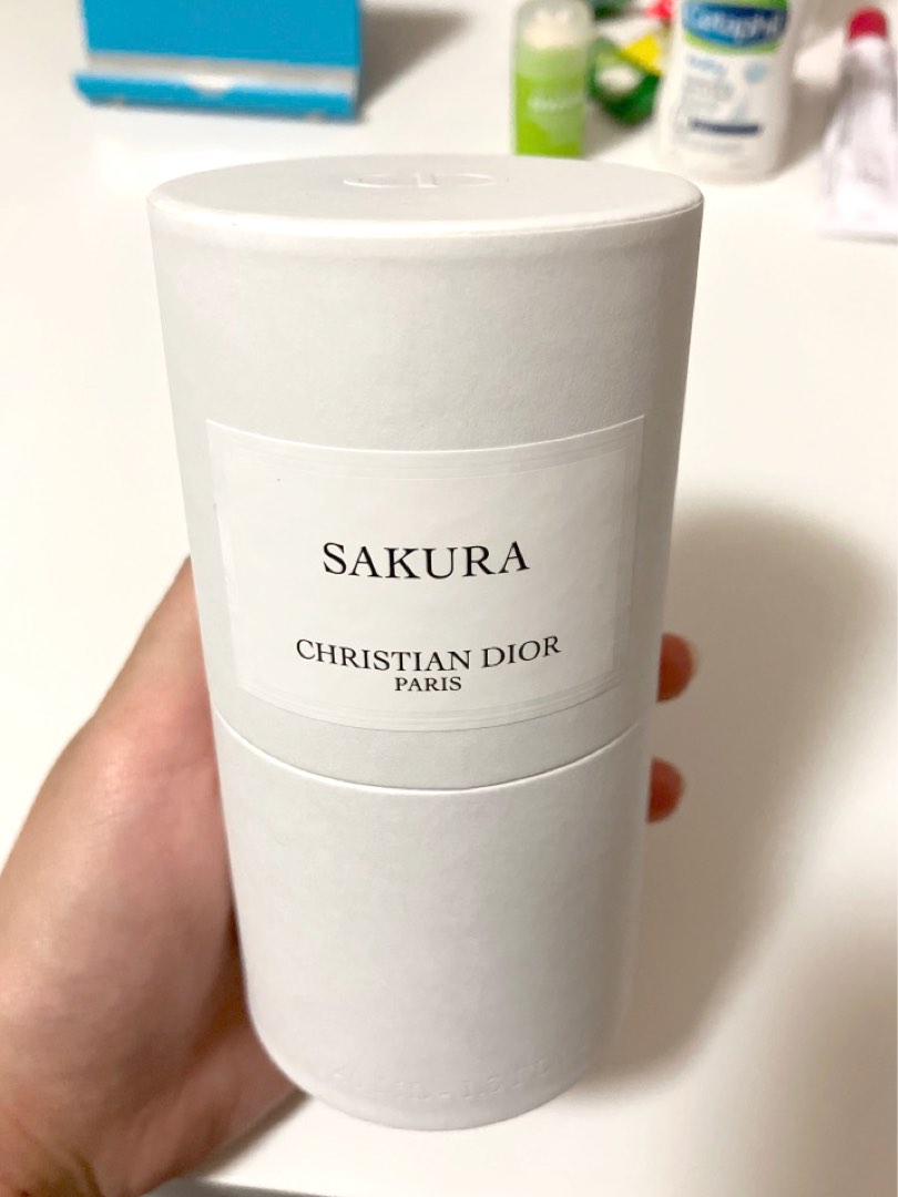 Christian Dior perfume box: Sakura 香水紙筒, 女裝, 飾物及配件, 飾物架、飾物盒、飾物收納盒 ...