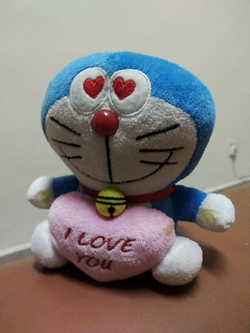 boneka doraemon kecil