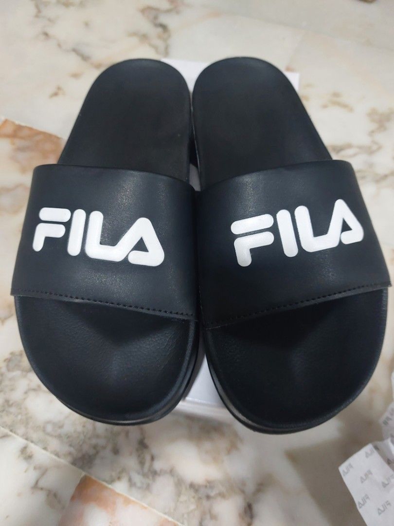 Fila Sliders, Women's Fashion, Footwear, Flipflops and Slides on Carousell