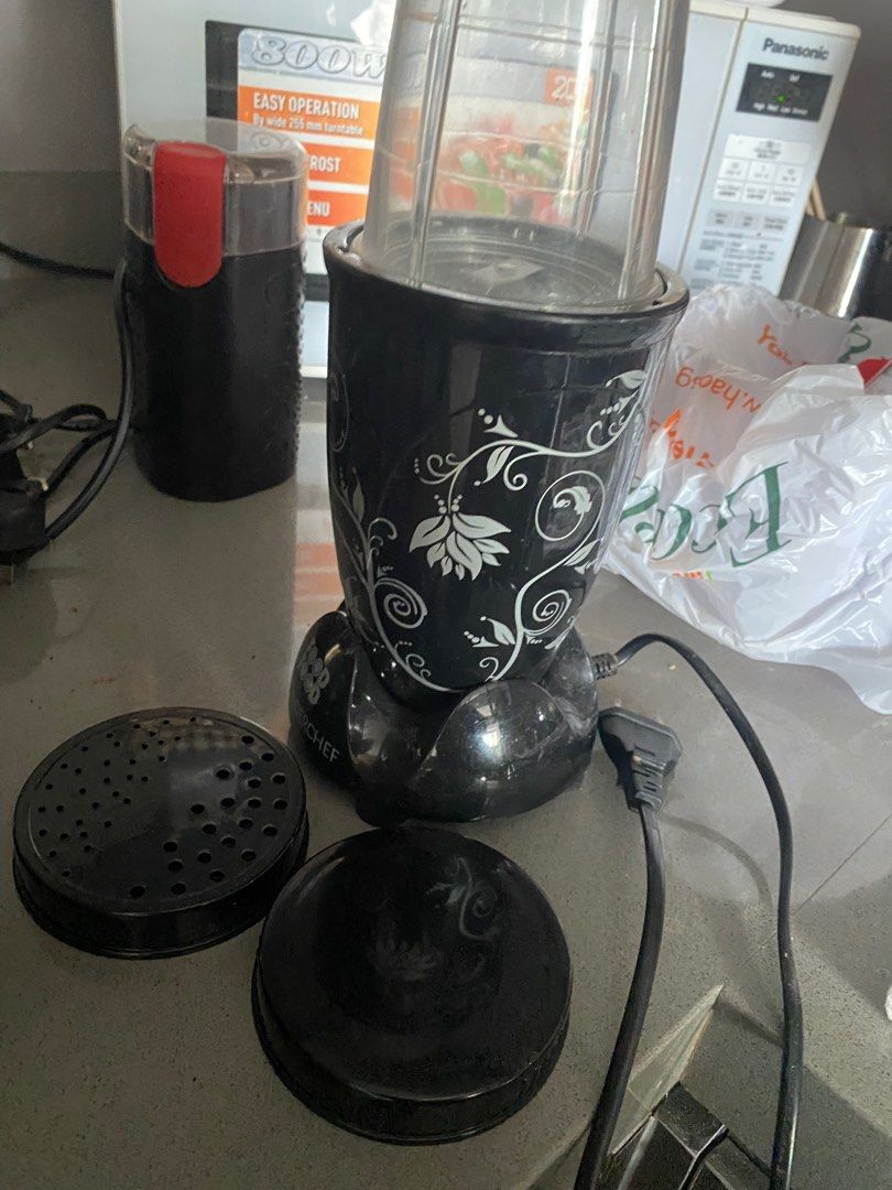 Free - old blender, indian plug, TV & Home Appliances, Kitchen Appliances, Juicers, Blenders ...