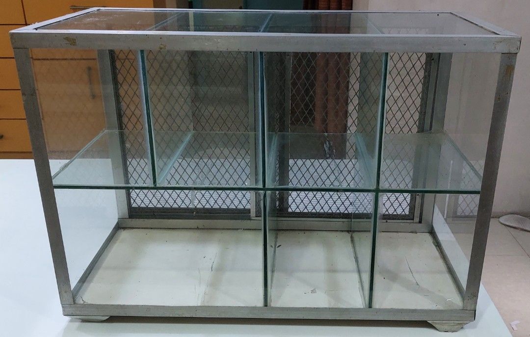 Glass display stand, Commercial & Industrial, Industrial Equipment on ...