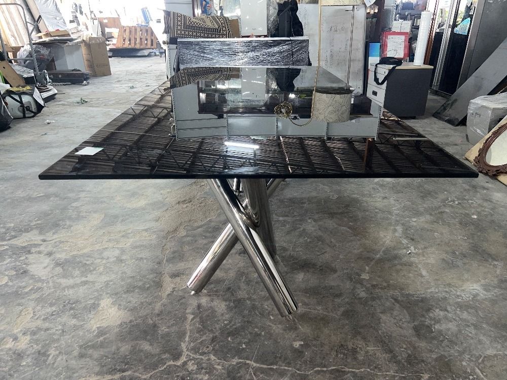Glass Top 8-seater Dining Table Black Colour / Meja Makan 8 tempat ...