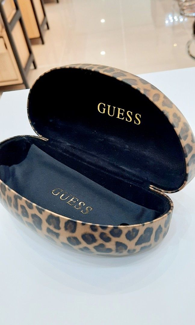 GUESS Cat Eyes, Luxury, Accessories on Carousell GUESS Cat Eyes, Luxury, Accessories on Carousell