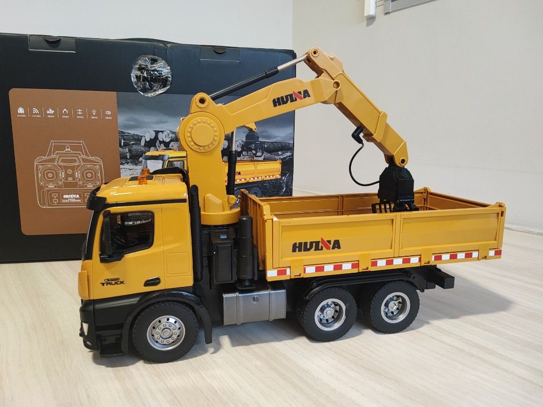 Huina 575 Remote Control Lorry Crane, Hobbies & Toys, Toys & Games on ...