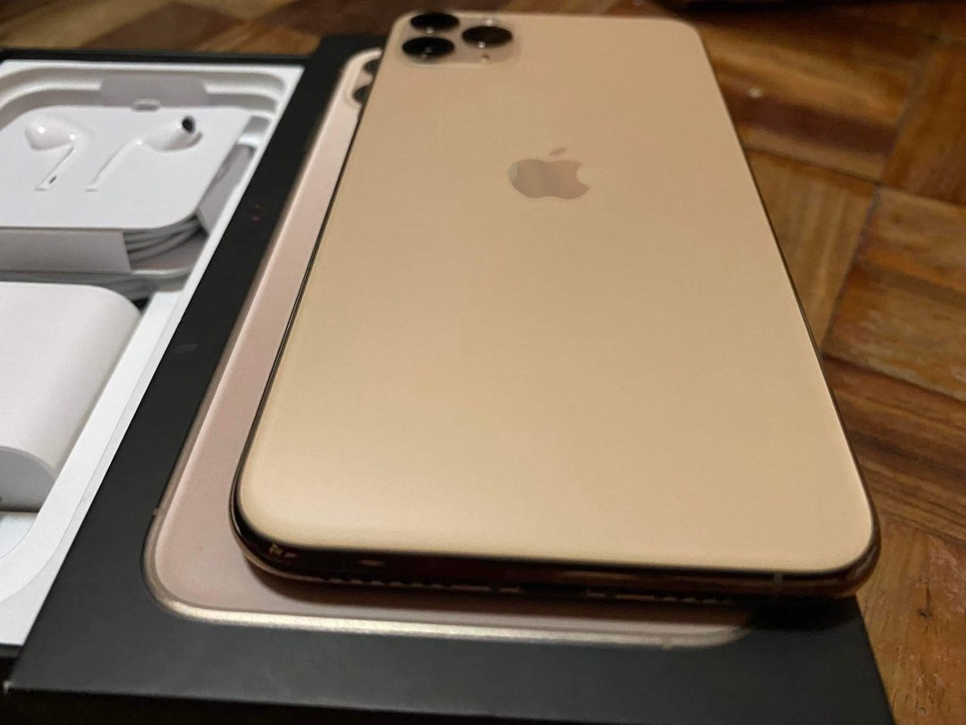 iPhone 11 Promax 256gb gold complete factory unlocked, Mobile Phones ...