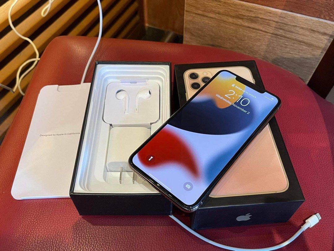iPhone 11 Promax 64gb gold complete factory unlocked, Mobile Phones ...
