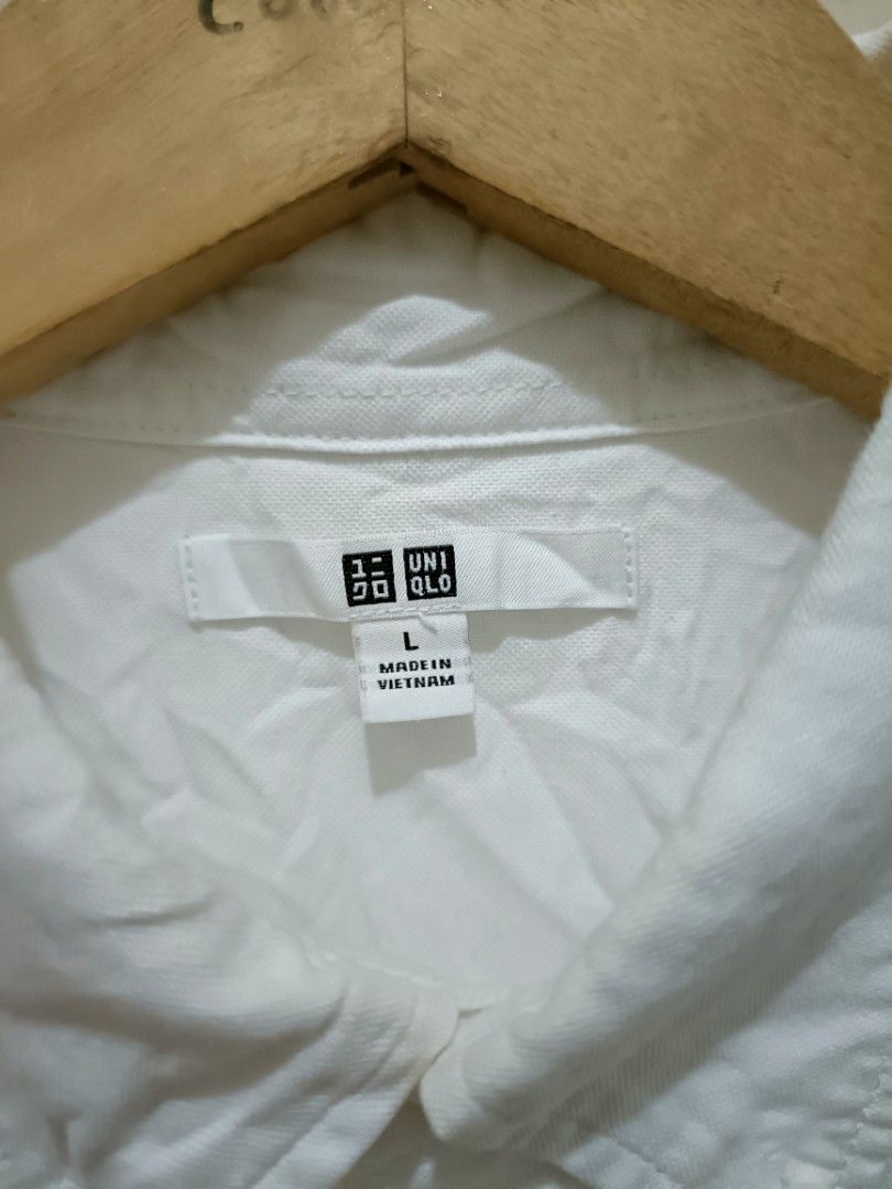 Kemeja putih polos UNIQLO, Fesyen Pria, Pakaian , Atasan di Carousell Kemeja putih polos UNIQLO, Fesyen Pria, Pakaian , Atasan di Carousell