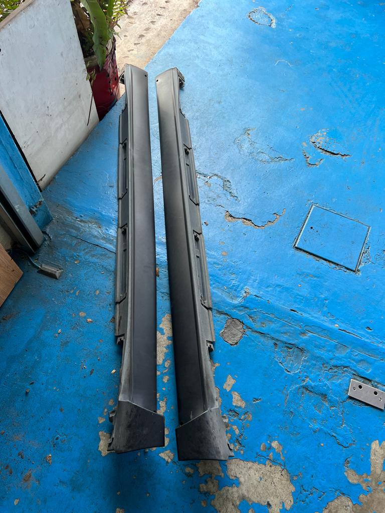 Lexus RX450H Original side skirt mouldings, Car Accessories ...