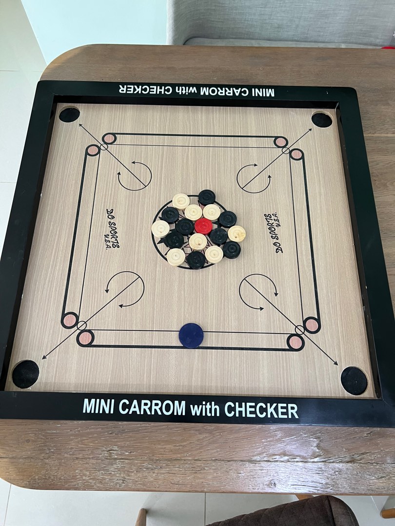 Mini carrom board, Hobbies & Toys, Toys & Games on Carousell