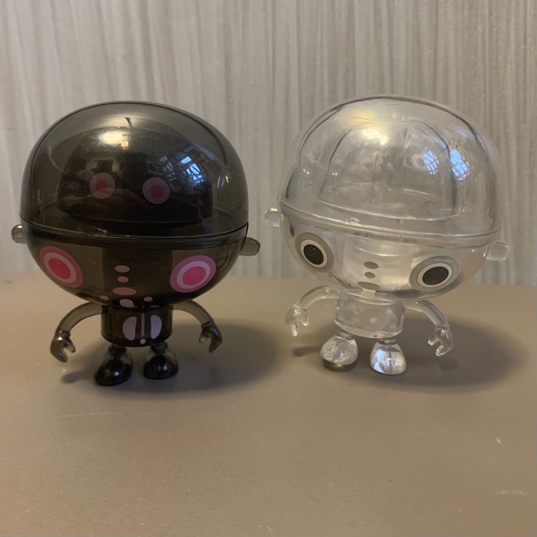 Mini Rolitoboy Toy2r 一對, 興趣及遊戲, 玩具 & 遊戲類 - Carousell