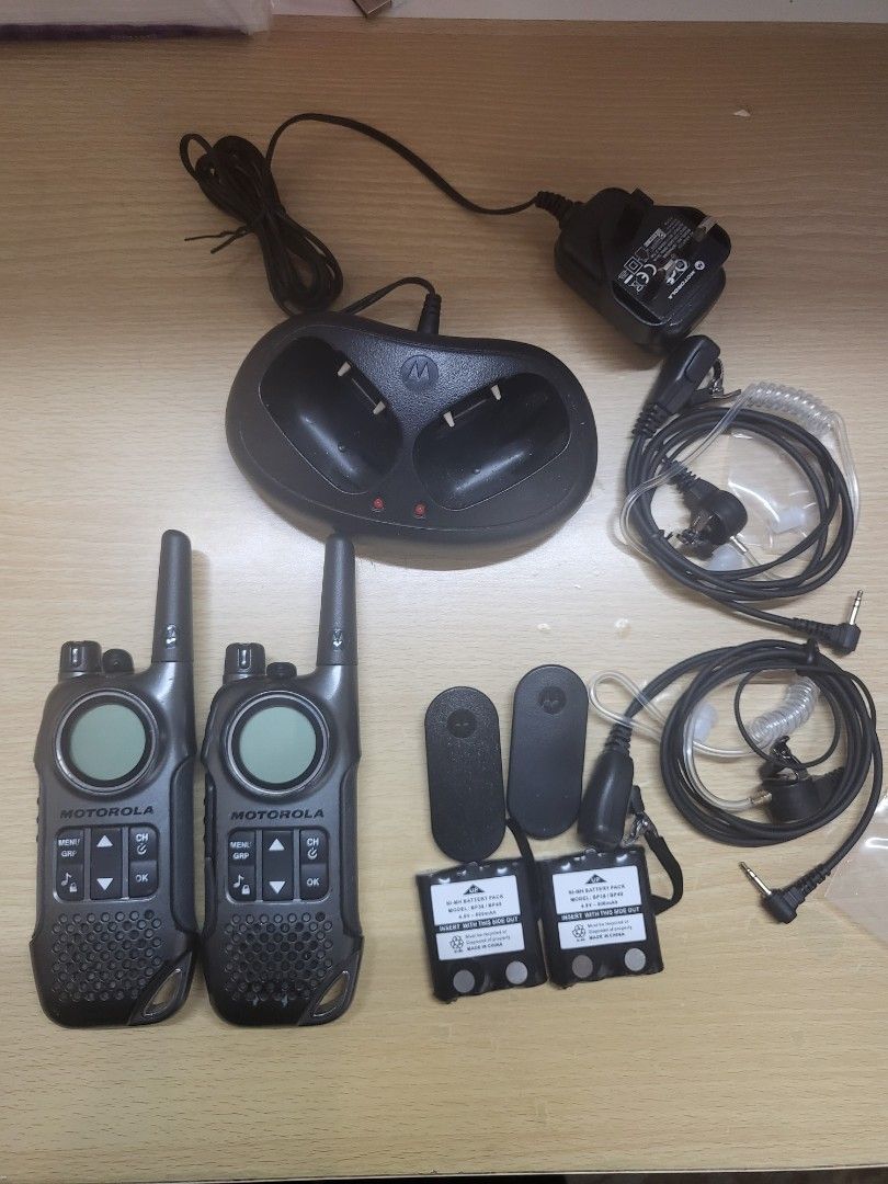 Motorola TLKR T8 Walkie-Talkies, Mobile Phones & Gadgets, Walkie-Talkie ...