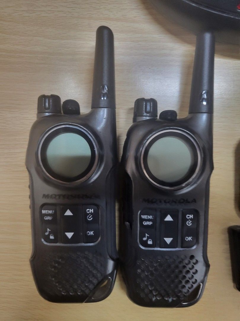 Motorola TLKR T8 Walkie-Talkies, Mobile Phones & Gadgets, Walkie-Talkie ...