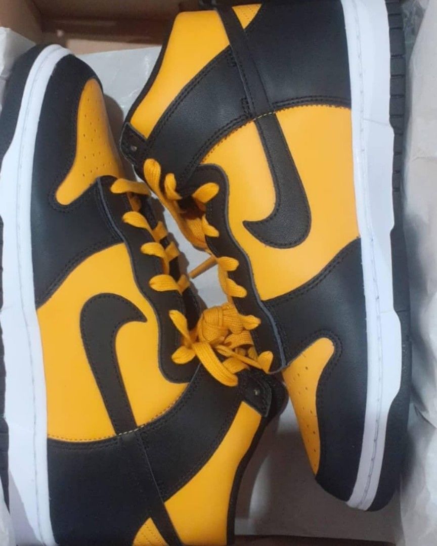 Nike dunk hi bruce lee, Fesyen Wanita, Sepatu di Carousell