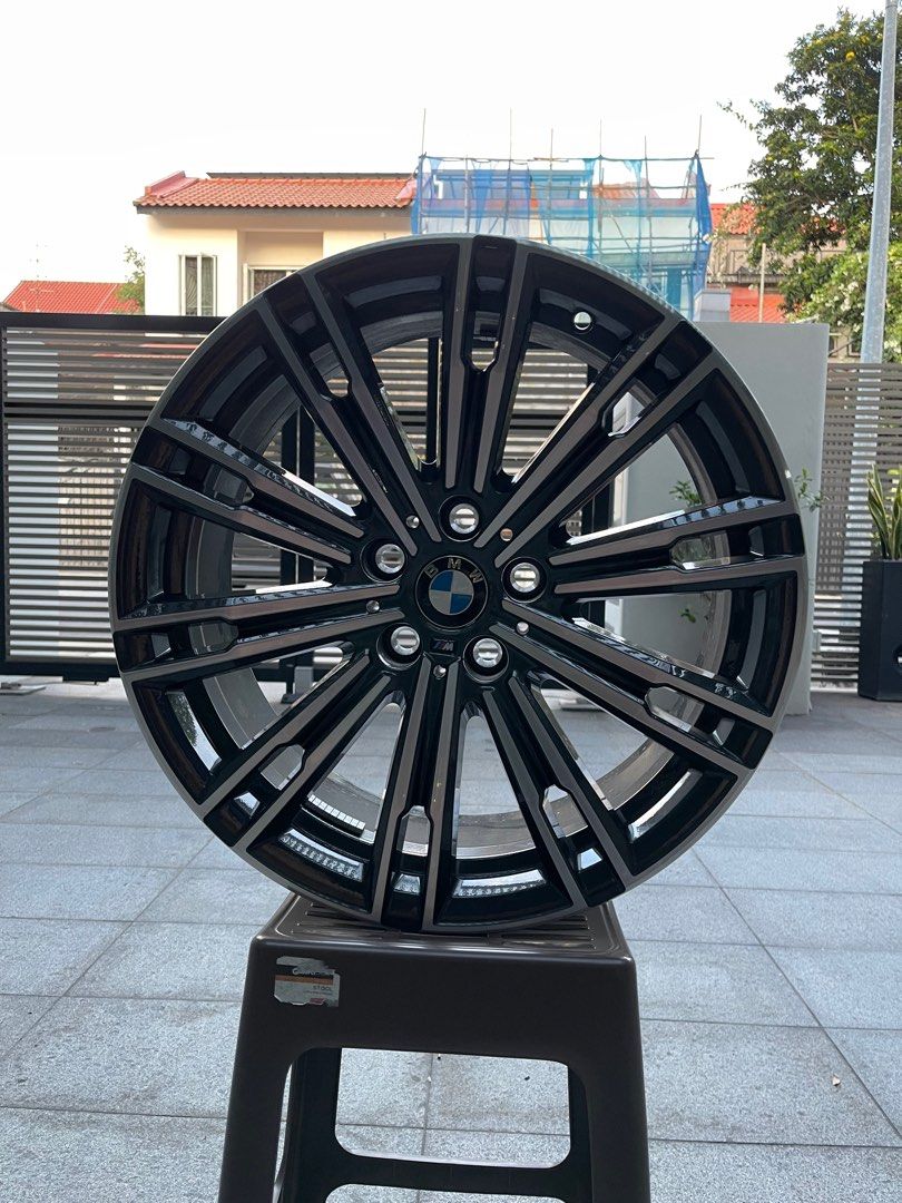 Original 18 Inch BMW M SPORT Rim, Car Accessories, Tyres & Rims on ...