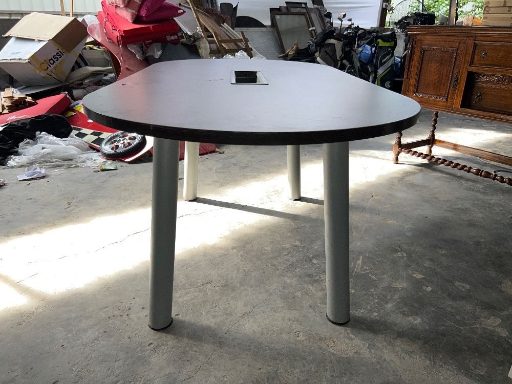 (F20042170) Oval Shape Meeting Table Black Colour / Meja Mesyuarat ...