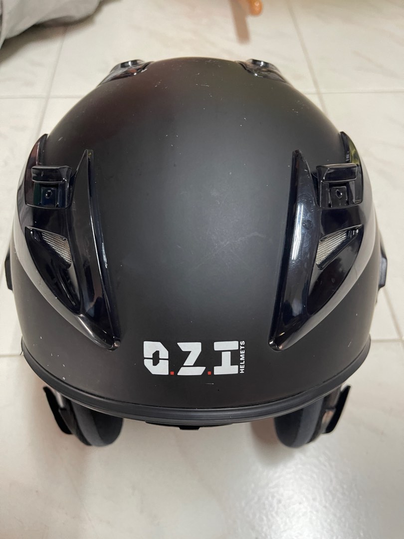 OZI Helmet, Motorcycles, Motorcycle Apparel on Carousell