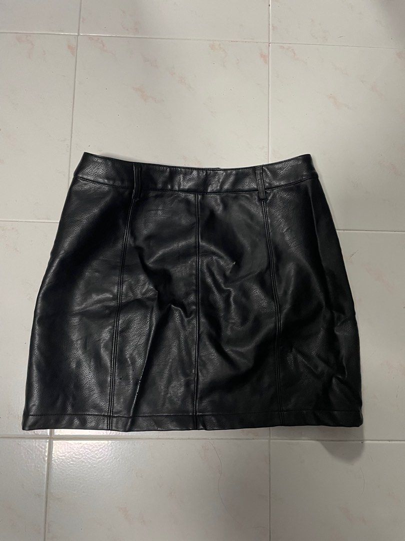 [preloved] Poster girl vegan leather skirt, Women's Fashion, Bottoms ...