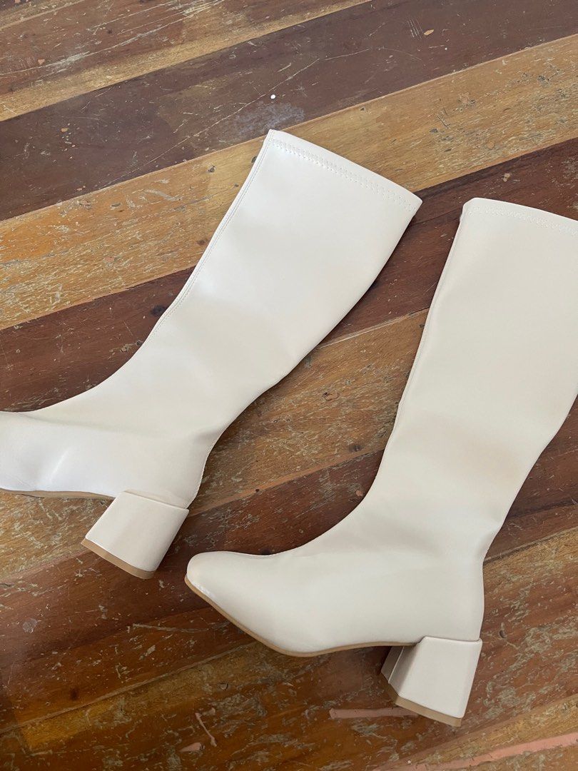 Shein boots, Women's Fashion, Footwear, Boots on Carousell