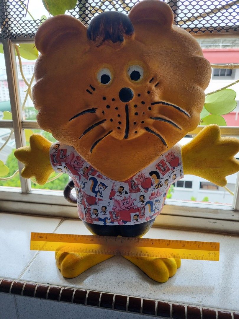 Singa, the Courtesy Lion, Hobbies & Toys, Memorabilia & Collectibles ...