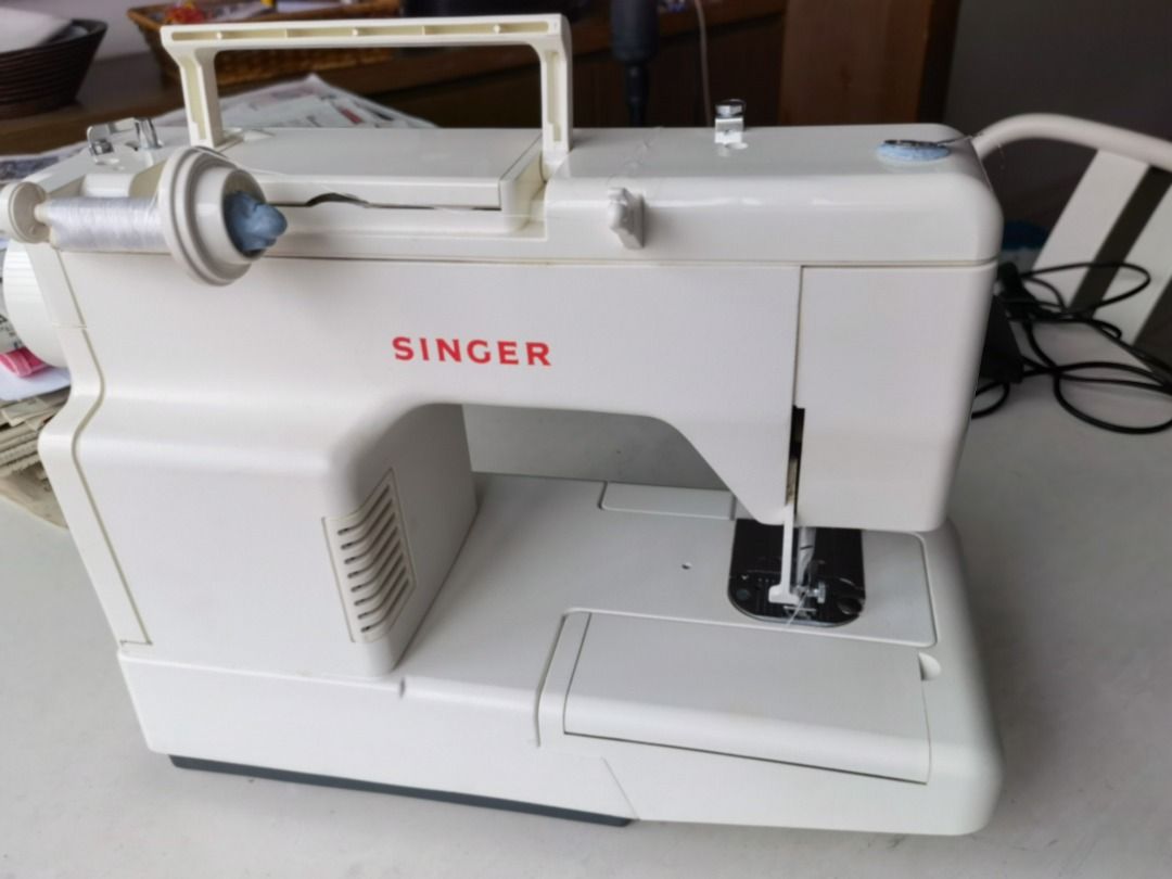Singer 9812C sewing machine, Hobbies & Toys, Stationery & Craft, Craft ...