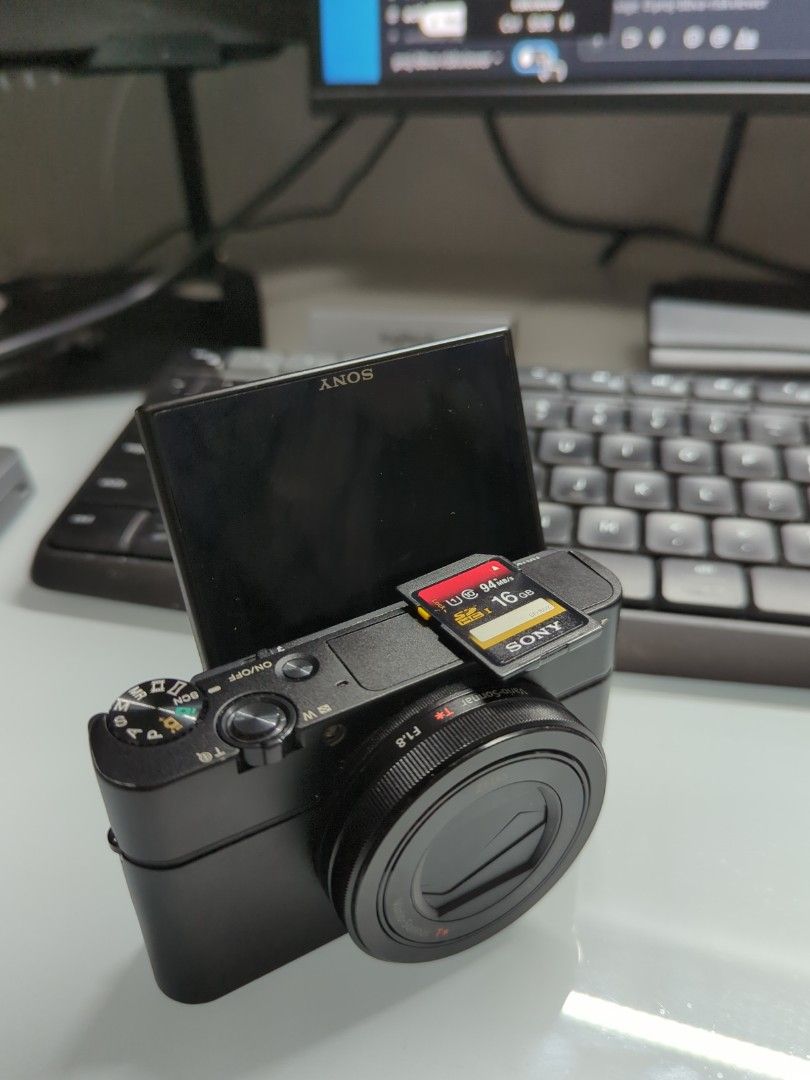 Sony RX100 Mark III (3), Photography, Cameras on Carousell