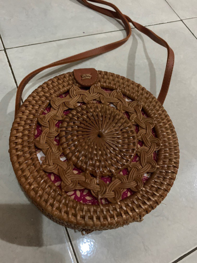 TAS KAYU BULAT BALI, Fesyen Wanita, Tas & Dompet di Carousell