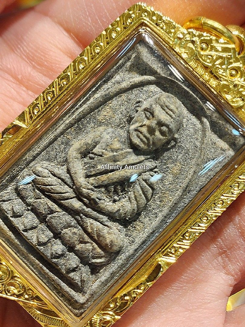 Thai amulet Lp Thuad 2524, Hobbies & Toys, Memorabilia & Collectibles ...