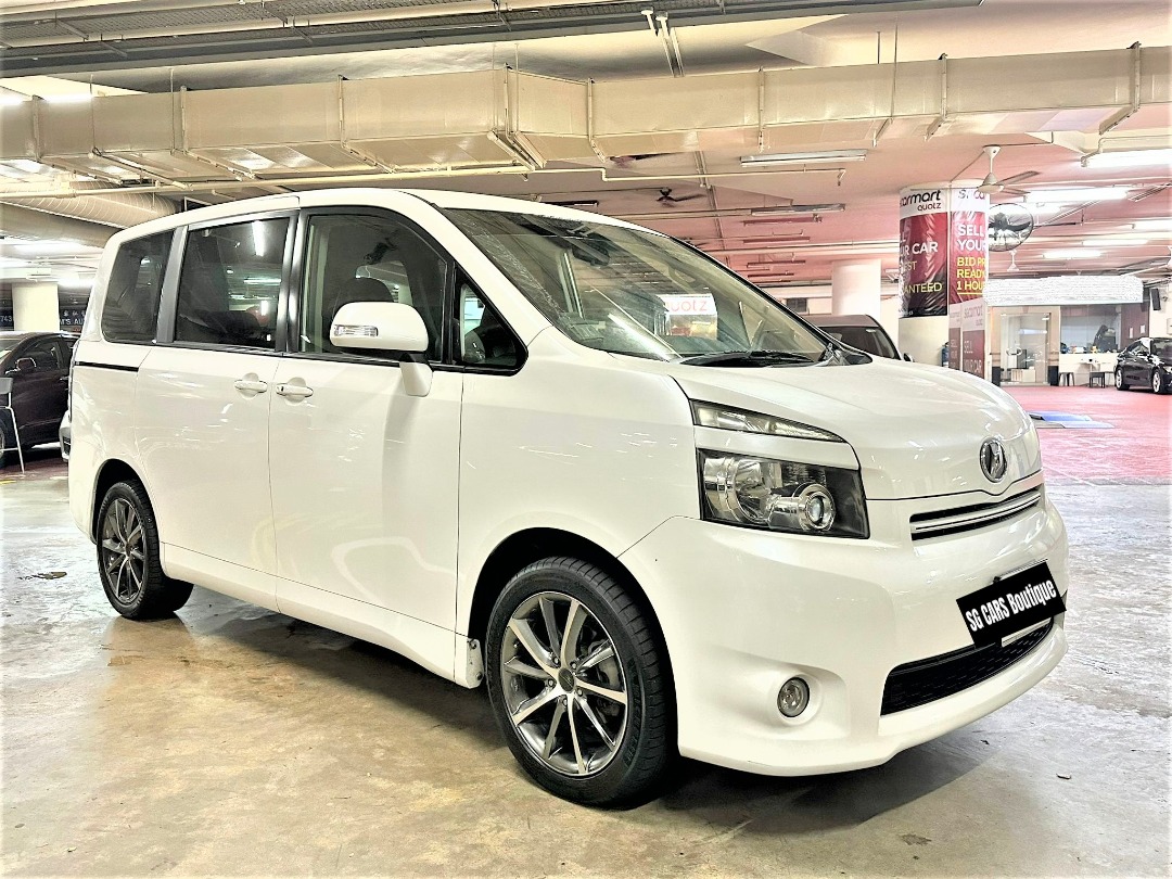 Toyota VOXY 2.0X A Auto, Cars, Used Cars on Carousell