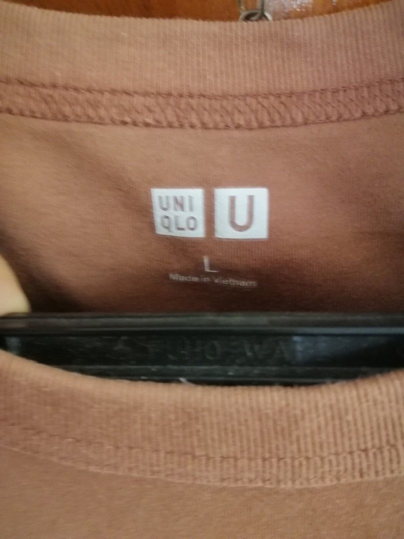 Uniqlo plain tshirt, Women's Fashion, Tops, Shirts on Carousell