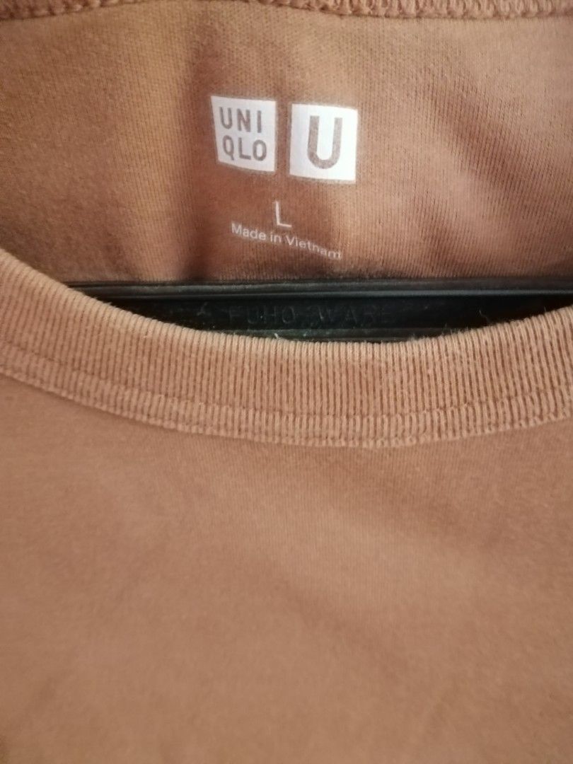 Uniqlo plain tshirt, Women's Fashion, Tops, Shirts on Carousell