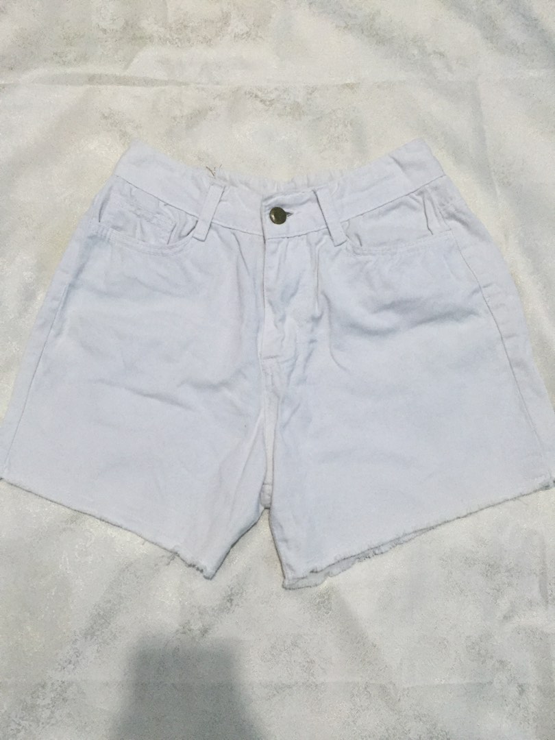 White Maong Short, Women's Fashion, Bottoms, Shorts on Carousell