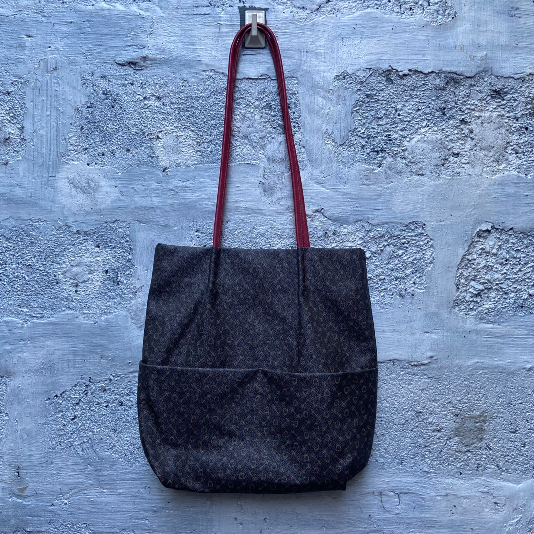 WHY Shoulder Bag, Women's Fashion, Bags & Wallets, Shoulder Bags on ...