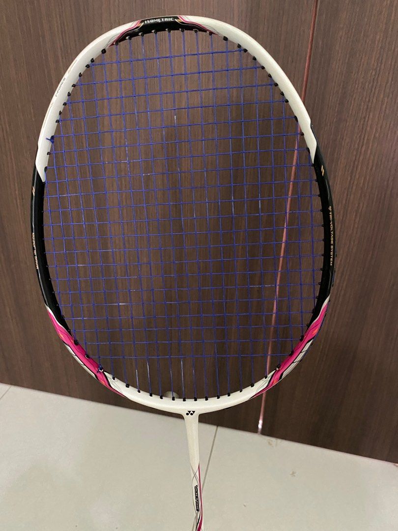 Yonex Voltric I-Force, Sports Equipment, Sports & Games, Racket & Ball ...