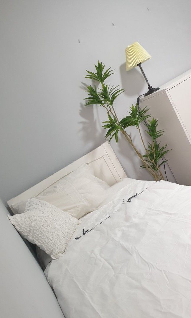 50 steps to Kembangan MRT Station! No owner!Common room with Full pool ...