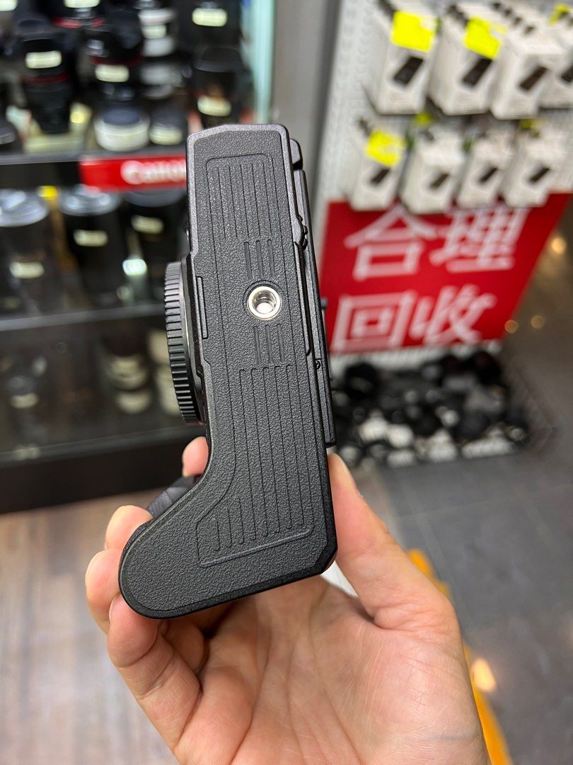 全新一樣 OLYMPUS E-M5 EM5 III MARK III 快門只有1千多 連原裝手柄, 攝影器材, 相機 - Carousell