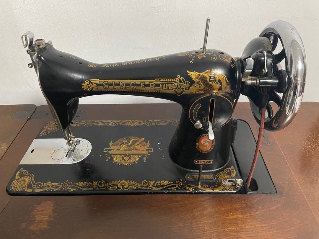 *Urgent sale* Authentic Singer sewing machine, Hobbies & Toys ...