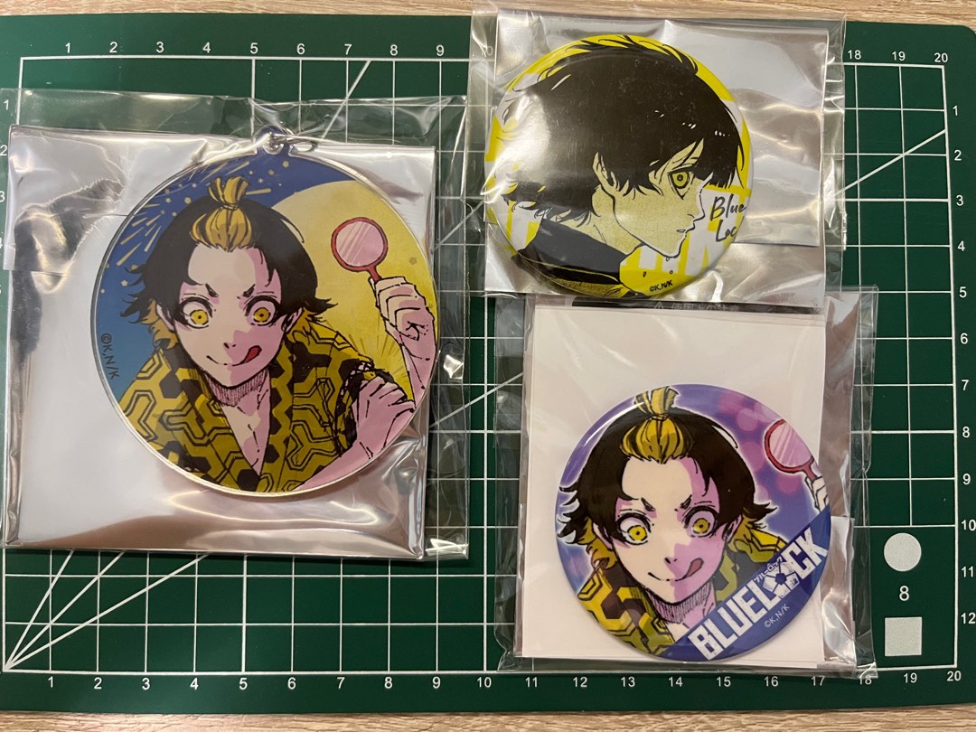 blue lock bachira badge and keychain bundle, Hobbies & Toys ...