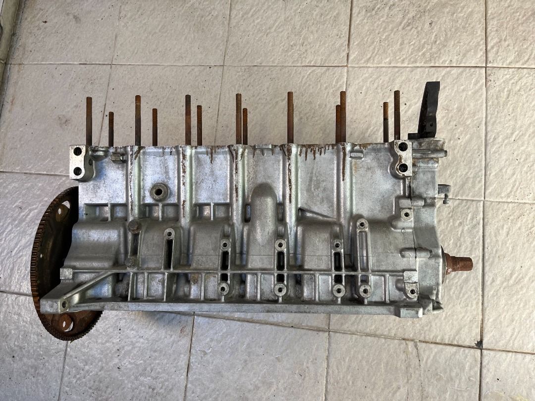 BMW E39 M52 Engine Block, Car Parts & Accessories, Engine and Aircon ...
