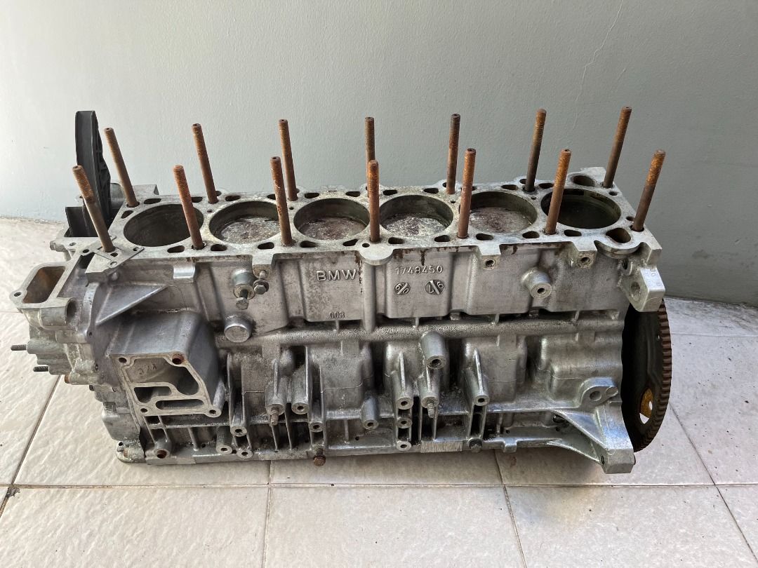 BMW E39 M52 Engine Block, Car Parts & Accessories, Engine and Aircon ...