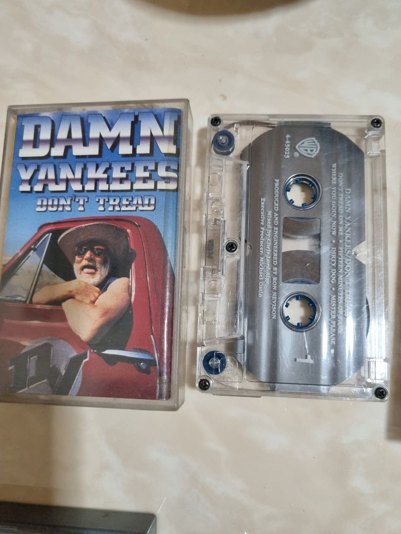 Kaset Damn Yankees Don't Tread, Hobbies & Toys, Music & Media, CDs ...