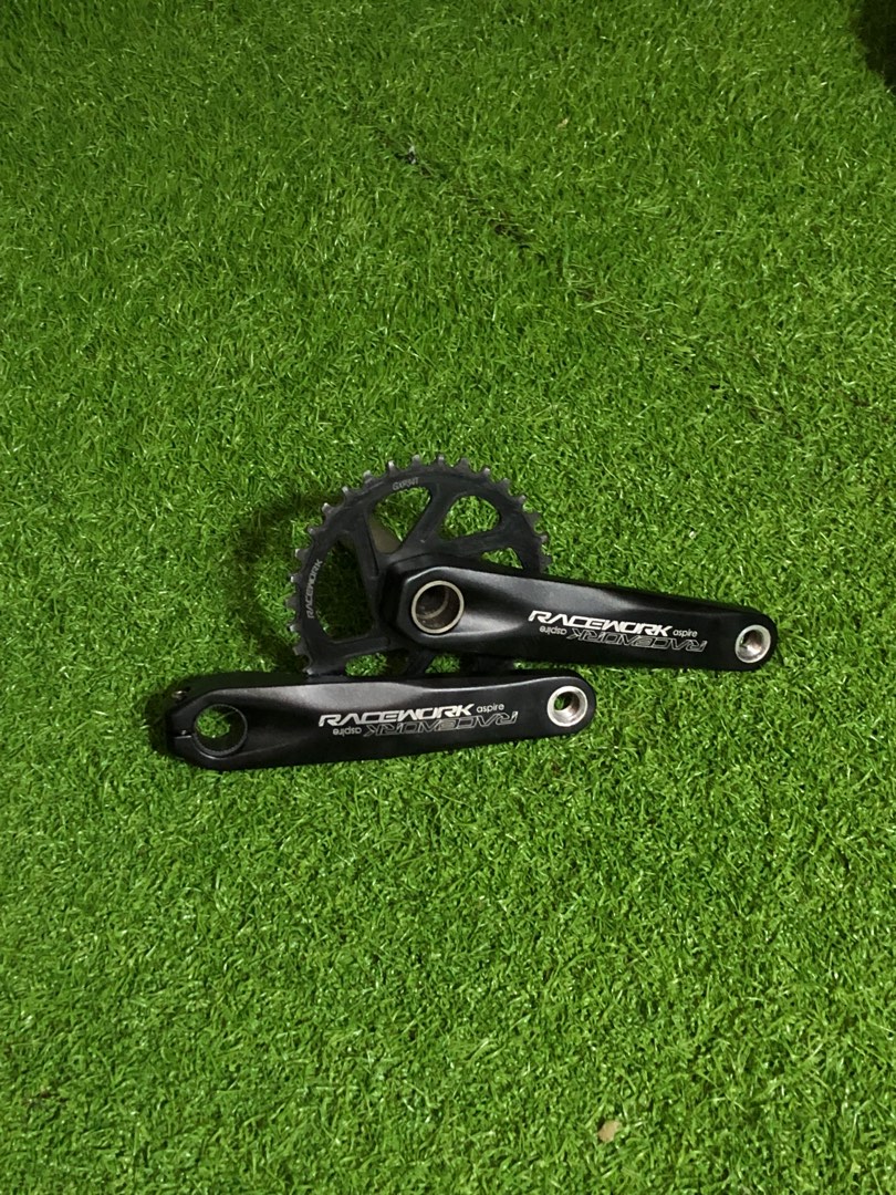 Crank Bicycle Racework, Sports Equipment, Bicycles & Parts, Bicycles on ...