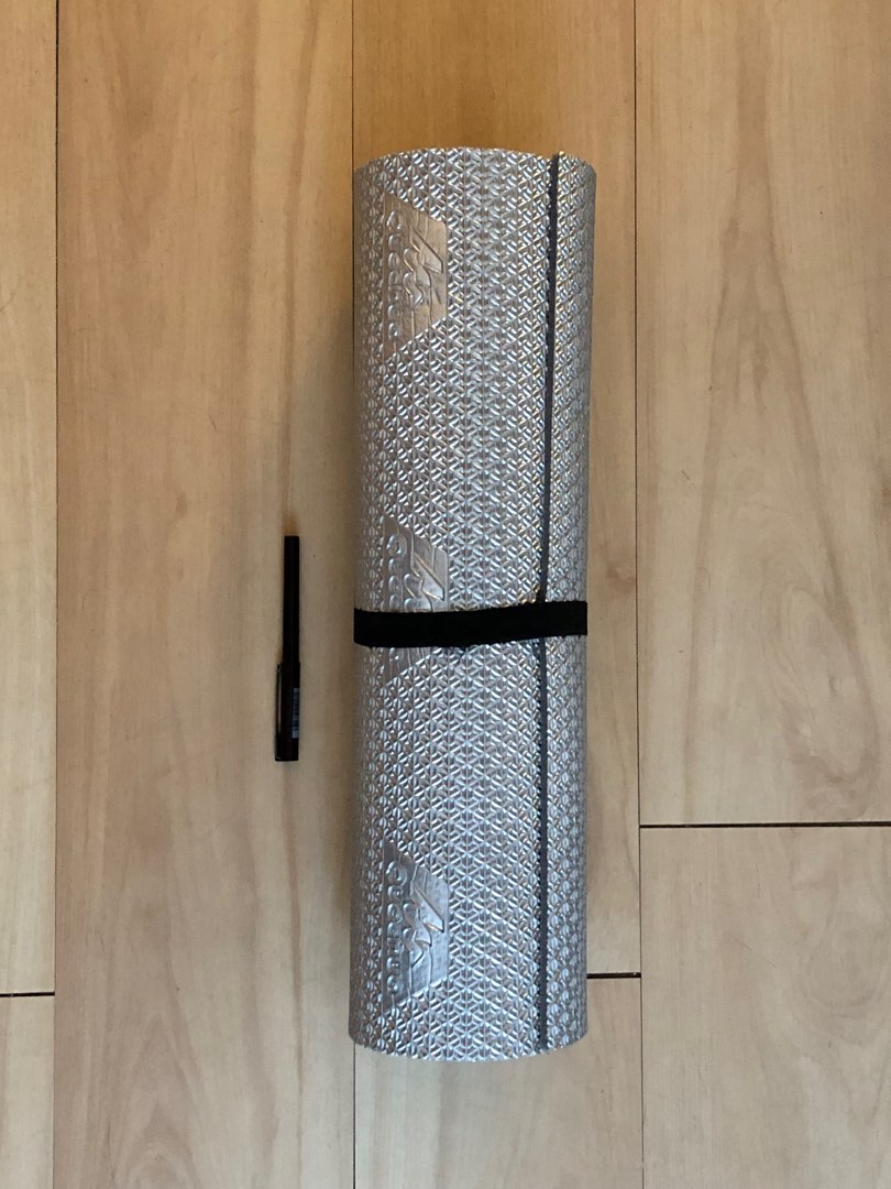 Decathlon Arpenaz M200 Foam Trekking Mattress, 運動產品, 行山及露營 - Carousell