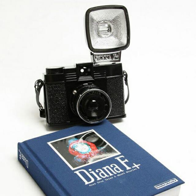 Diana F+ with Flash, Photography, Cameras on Carousell