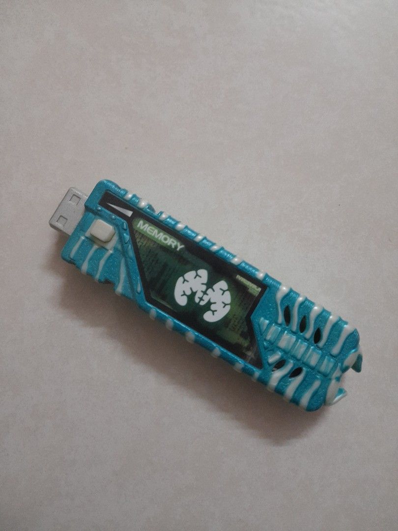 DX Kamen Rider W Memory Gaia Memory, Hobbies & Toys, Toys & Games on ...