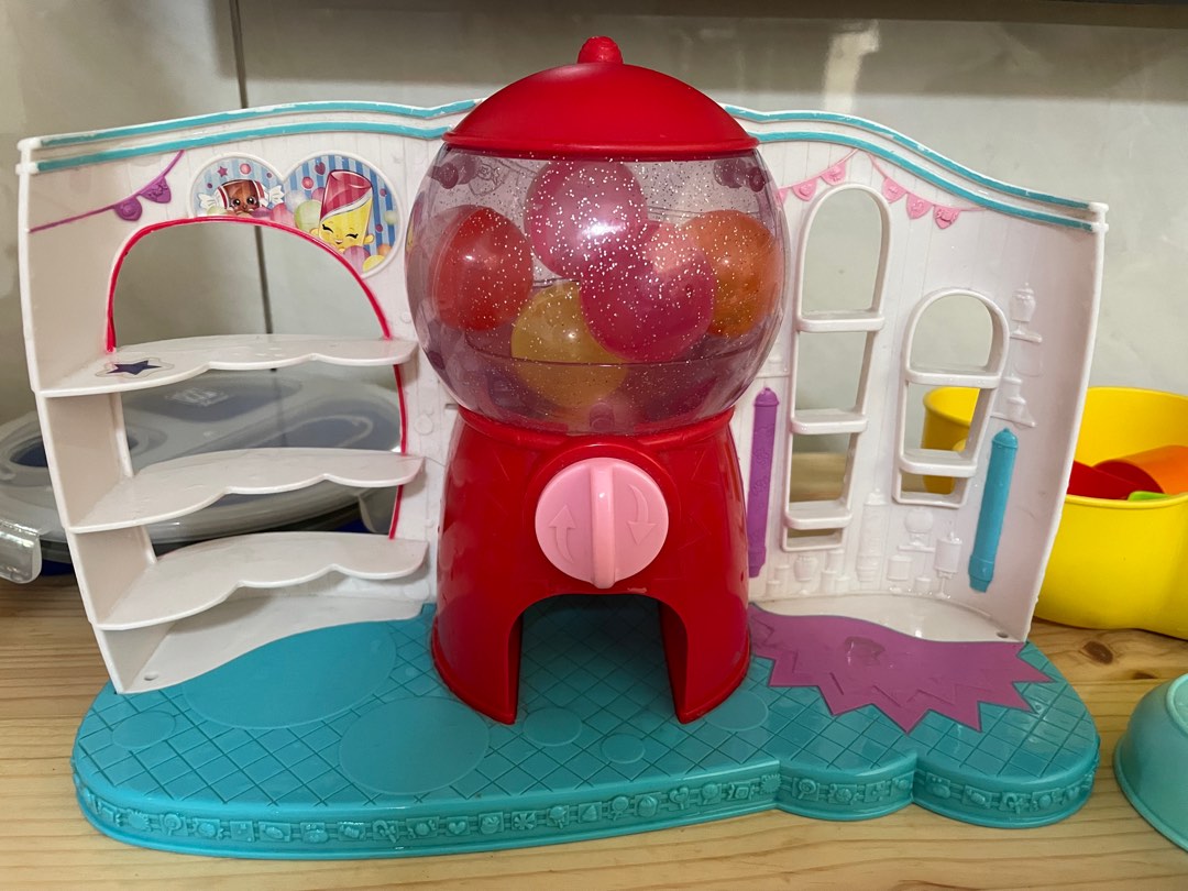 Gum ball machine, Hobbies & Toys, Toys & Games on Carousell